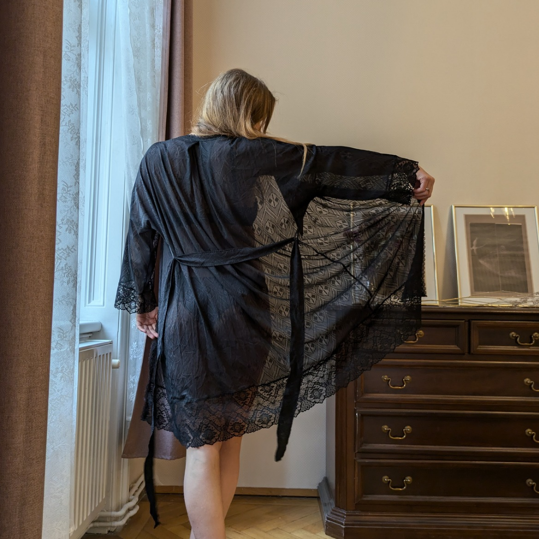 Lorena lace dressing gown - onyx